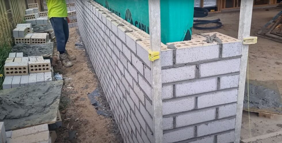 How To Build A Brick Fence Foundation - Your Bricklaying Company Melbourne